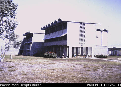'University of Papua New Guinea [UPNG], campus: Arts faculty building ...